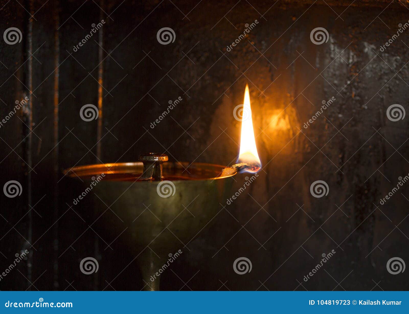 Dipak image stock. Image du fond, lueur, indou, support - 104819723