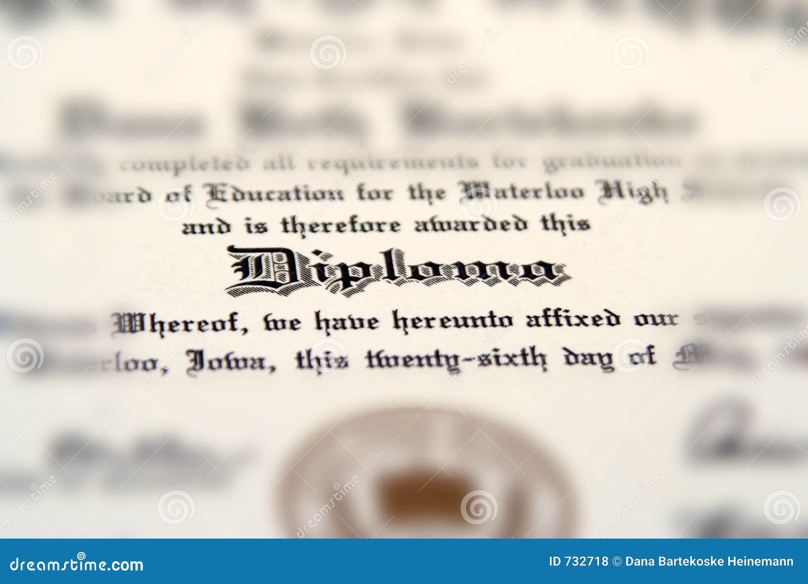 Diploma foto de archivo. Imagen de éxito, diploma, graduado - 732718