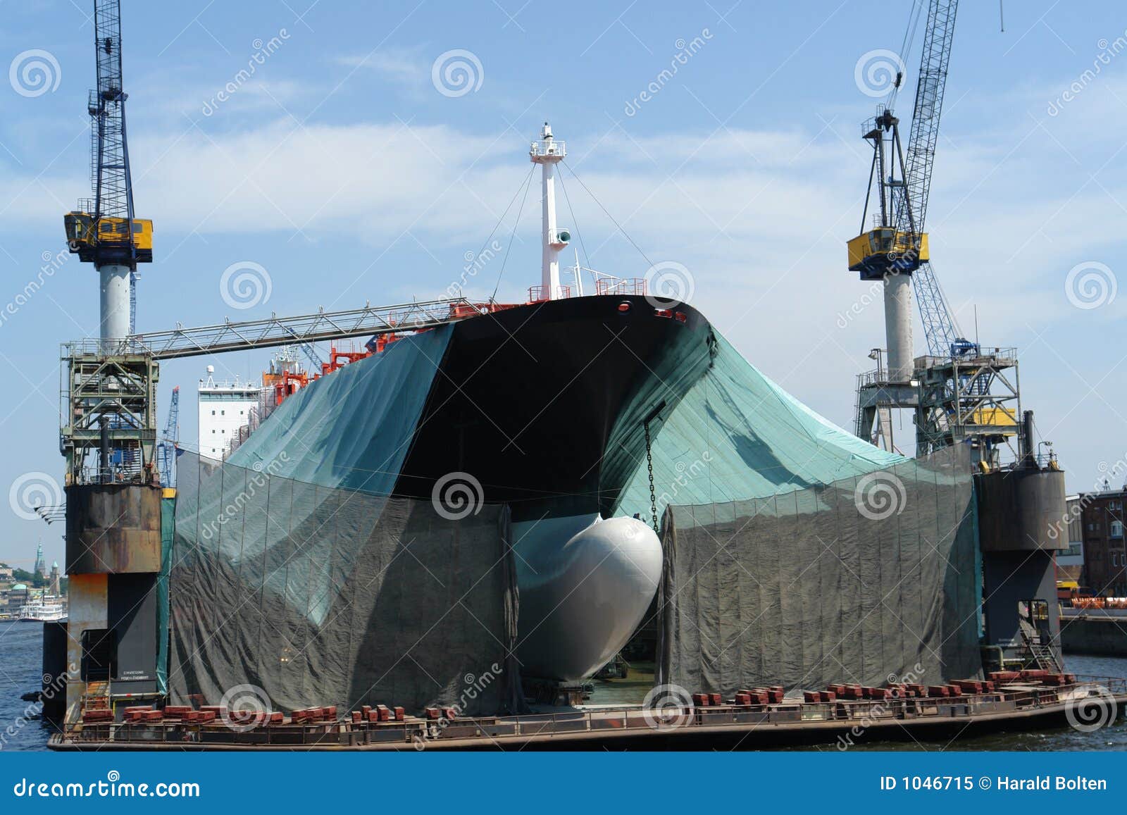 Dique flotante imagen de archivo. Imagen de puerto, transporte - 1046715