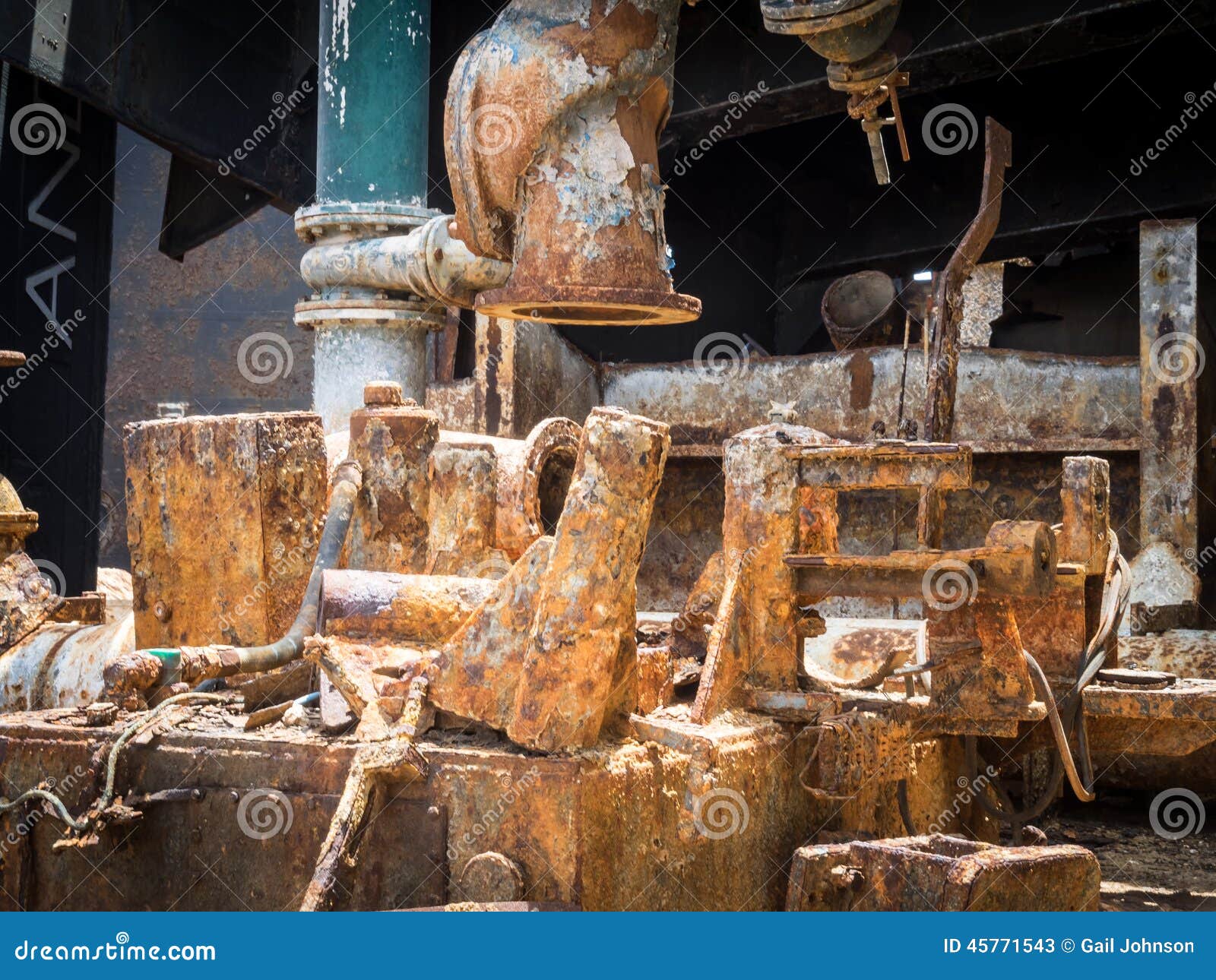 Dique Seco - Metales Oxidados Imagen de archivo - Imagen de seco, nave ...