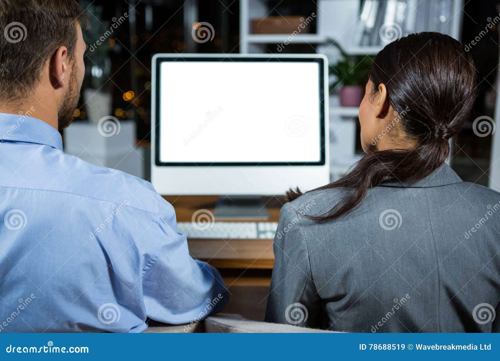 Directeuren Die Aan Computer Werken Stock Afbeelding - Image of baan ...