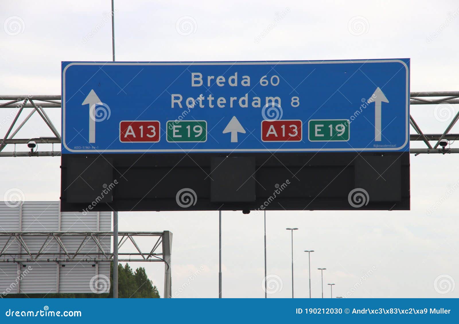 Blue Motorway Sign Directing Drivers To Hull, Humber Bridge, North Cave ...