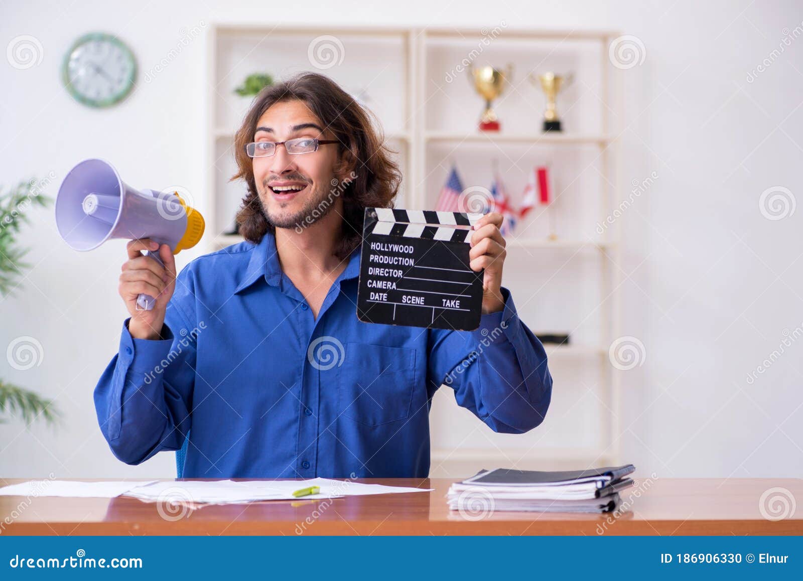 Director De Cine Trabajando En El Estudio Foto de archivo - Imagen de ...