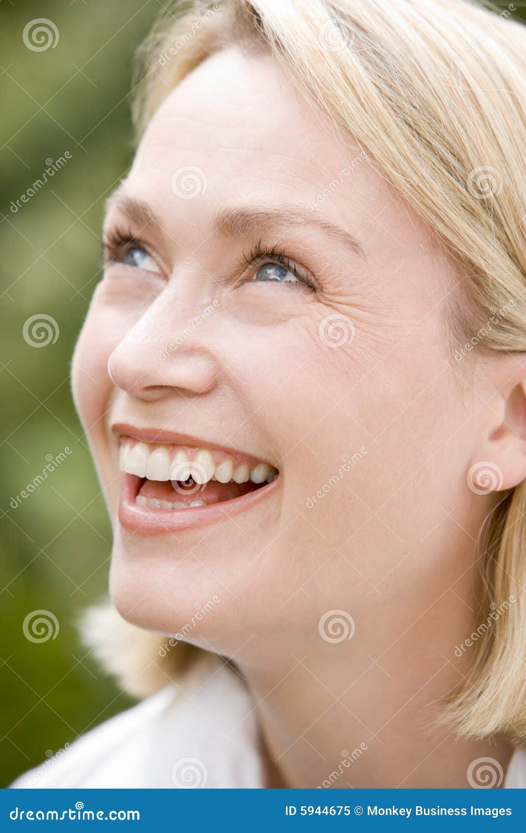 Dirija el tiro de la mujer imagen de archivo. Imagen de adulto - 5944675