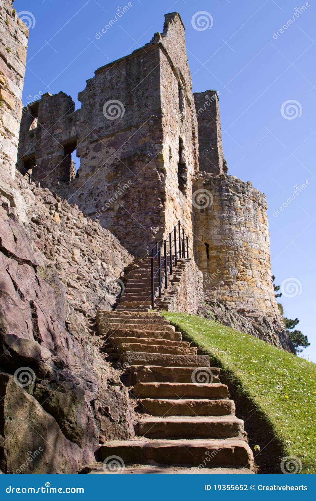 Dirleton Castle stock photo. Image of building, dilapidated - 19355652