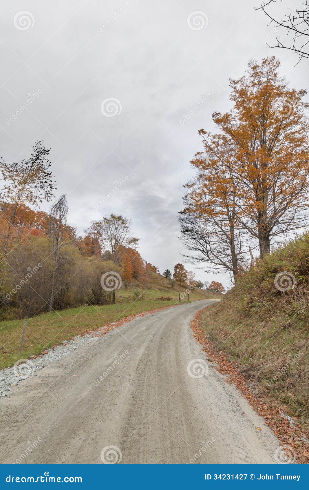 Dirt Road in Fall stock image. Image of quiet, fall, autumn - 34231427