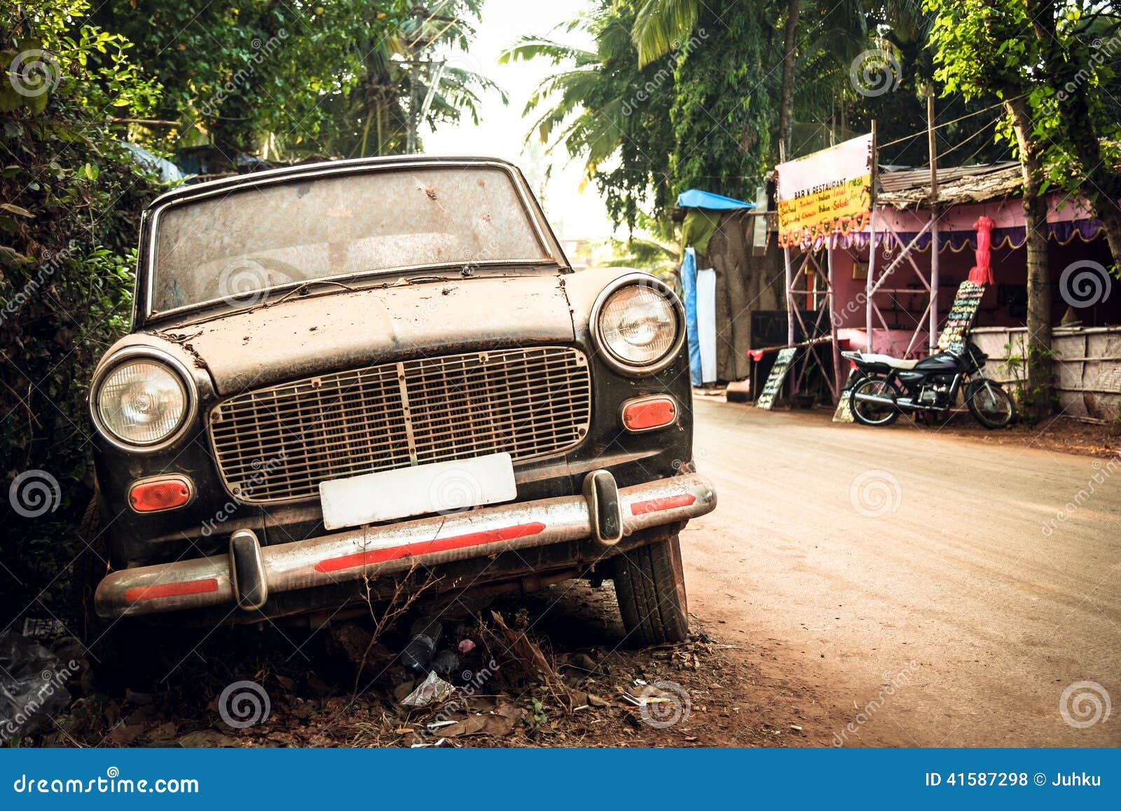 Dirty Abandoned Old -fashioned Car Stock Photo - Image of retro, muddy ...
