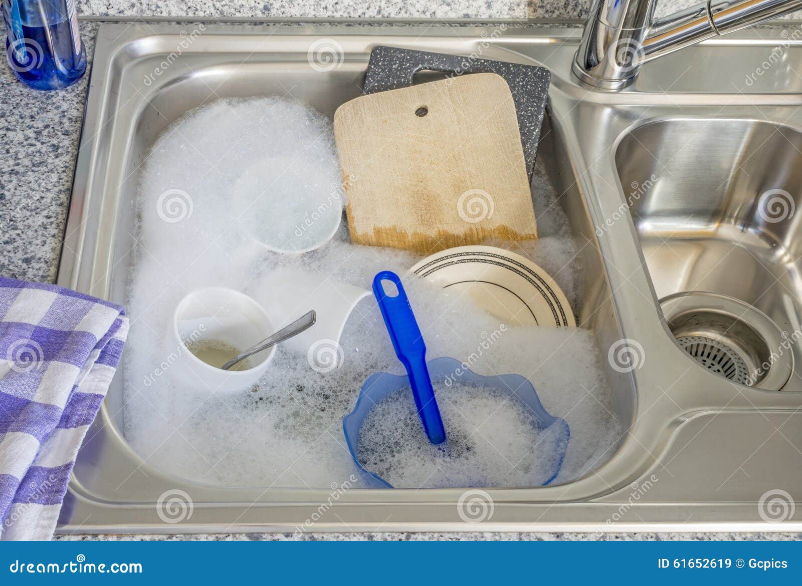 Dirty Dishes in a Kitchen Sink Stock Image - Image of suds, mugs: 61652619