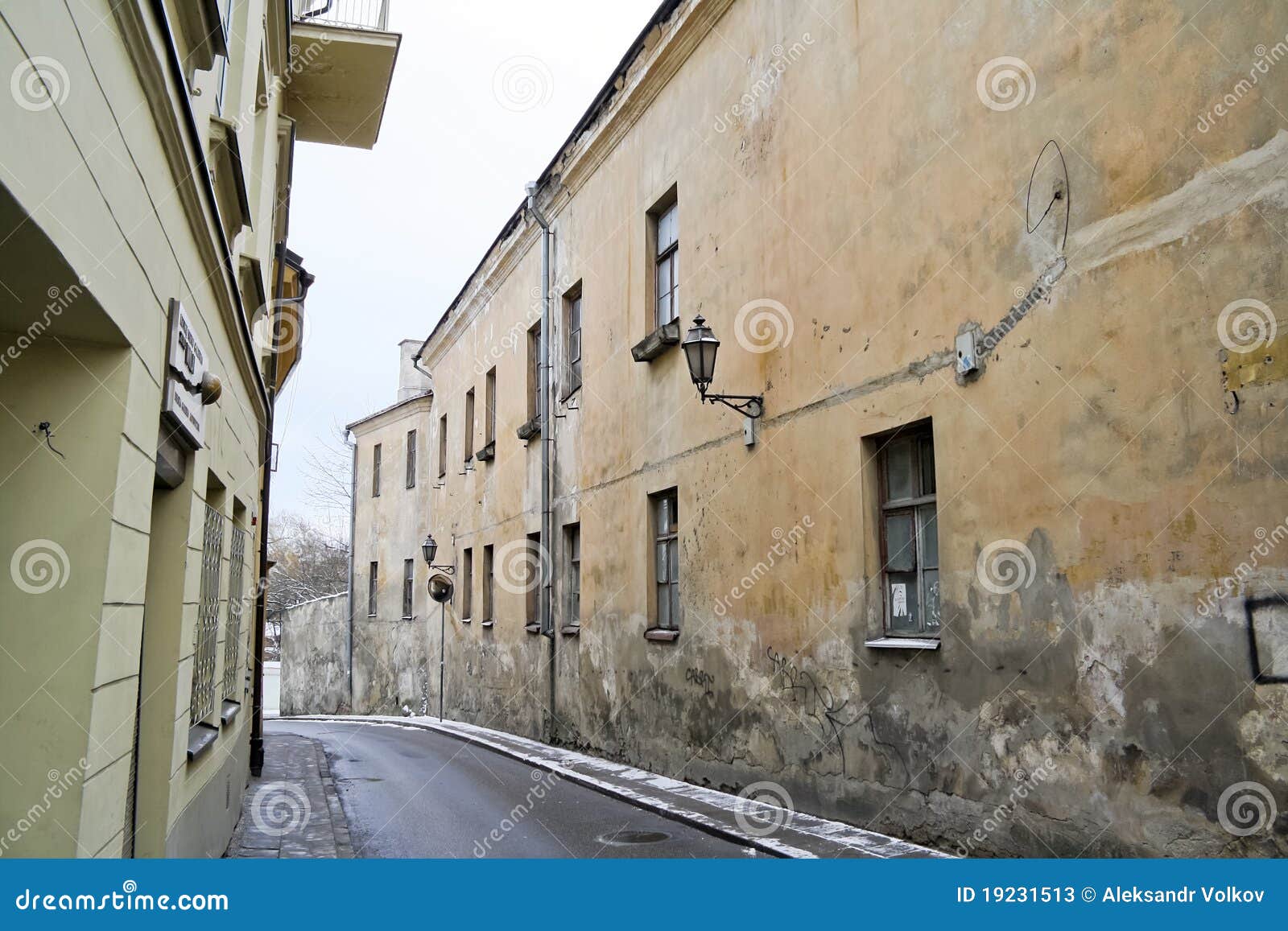 Dirty narrow streets stock image. Image of brick, concrete - 19231513