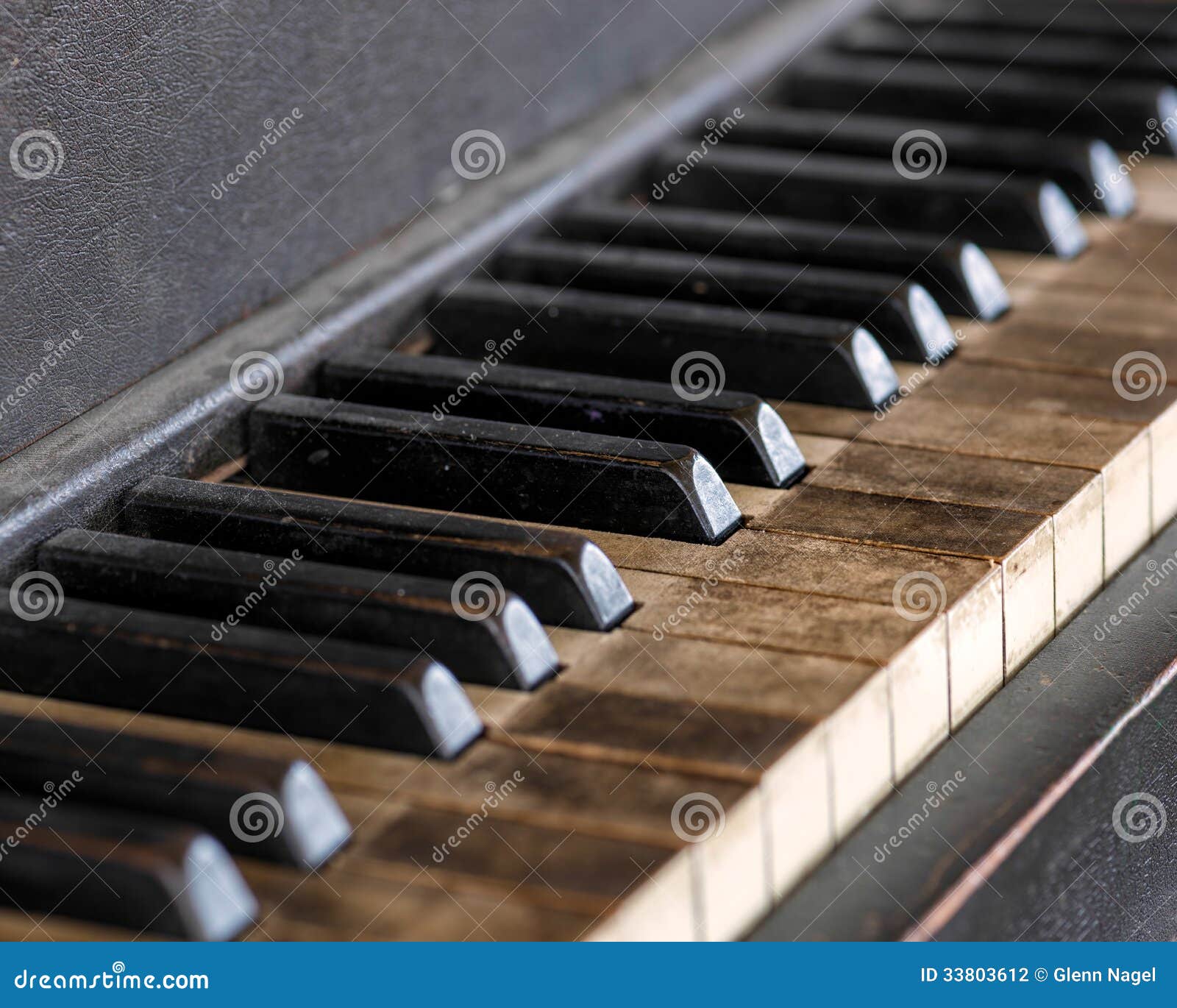 Dirty piano keys stock photo. Image of music, piano, diagonal - 33803612