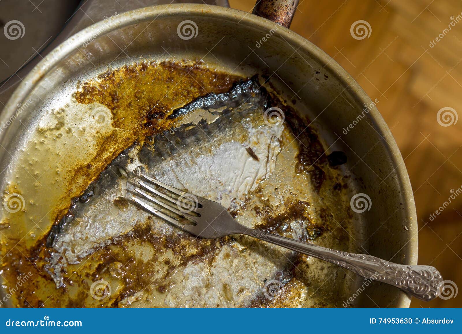 Dirty Unwashed Pan Cooking Fish Stock Photos - Free & Royalty-Free ...