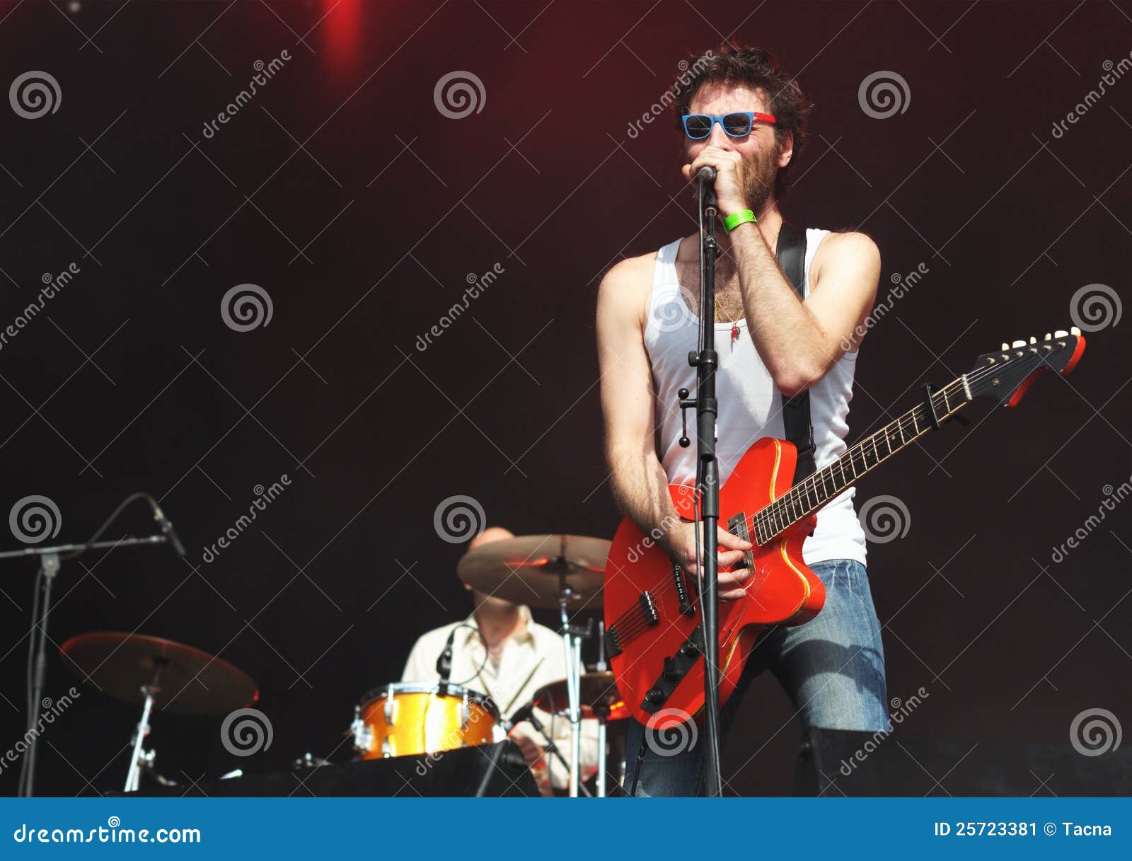 Dirty Wolf on concert editorial photo. Image of light - 25723381