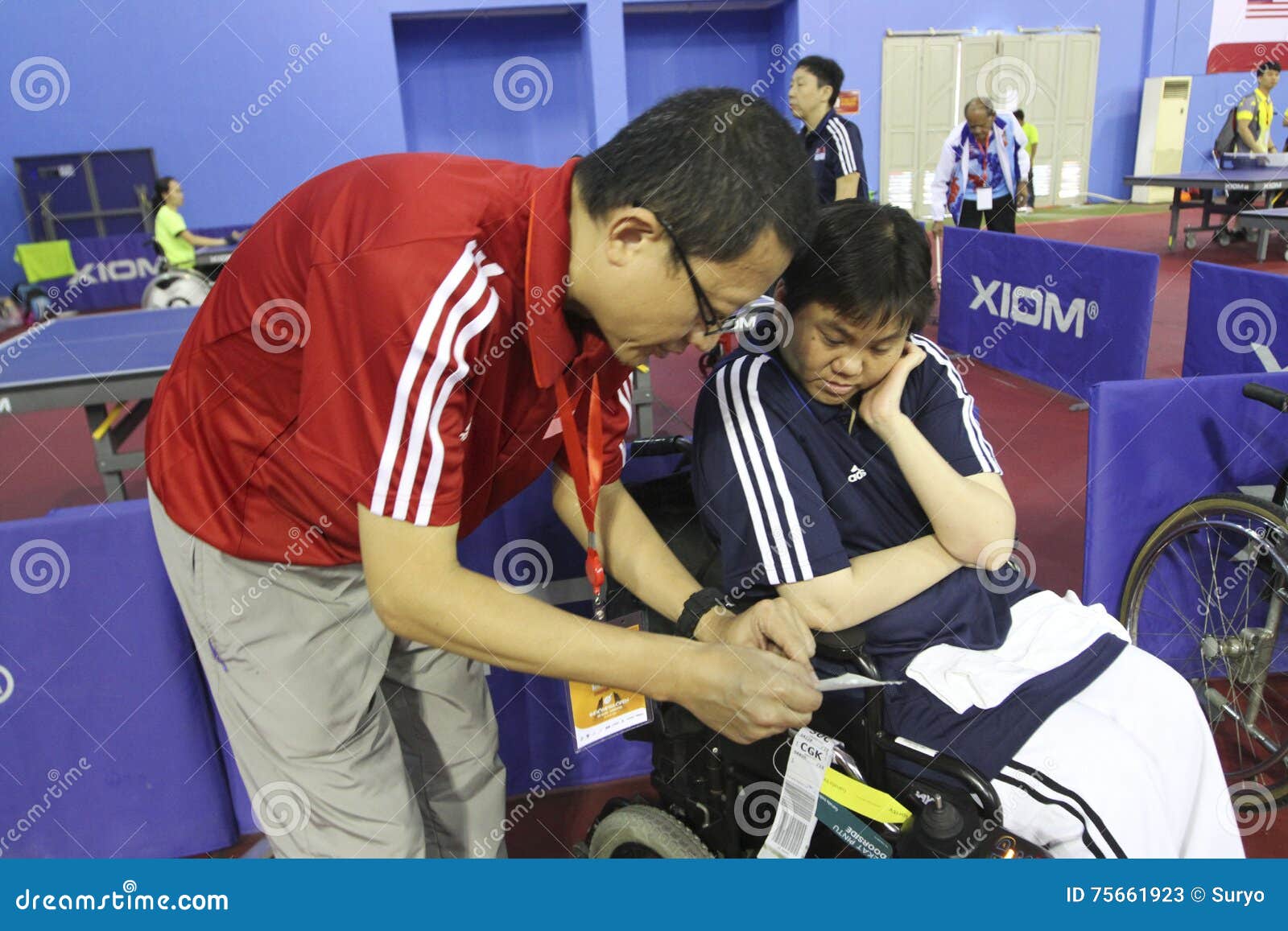 Disabled athletes editorial stock photo. Image of giving - 75661923