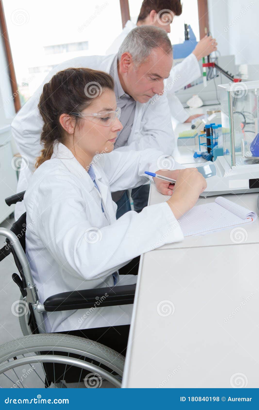 Disabled Scientist Female Performing Experience in Lab Stock Photo ...