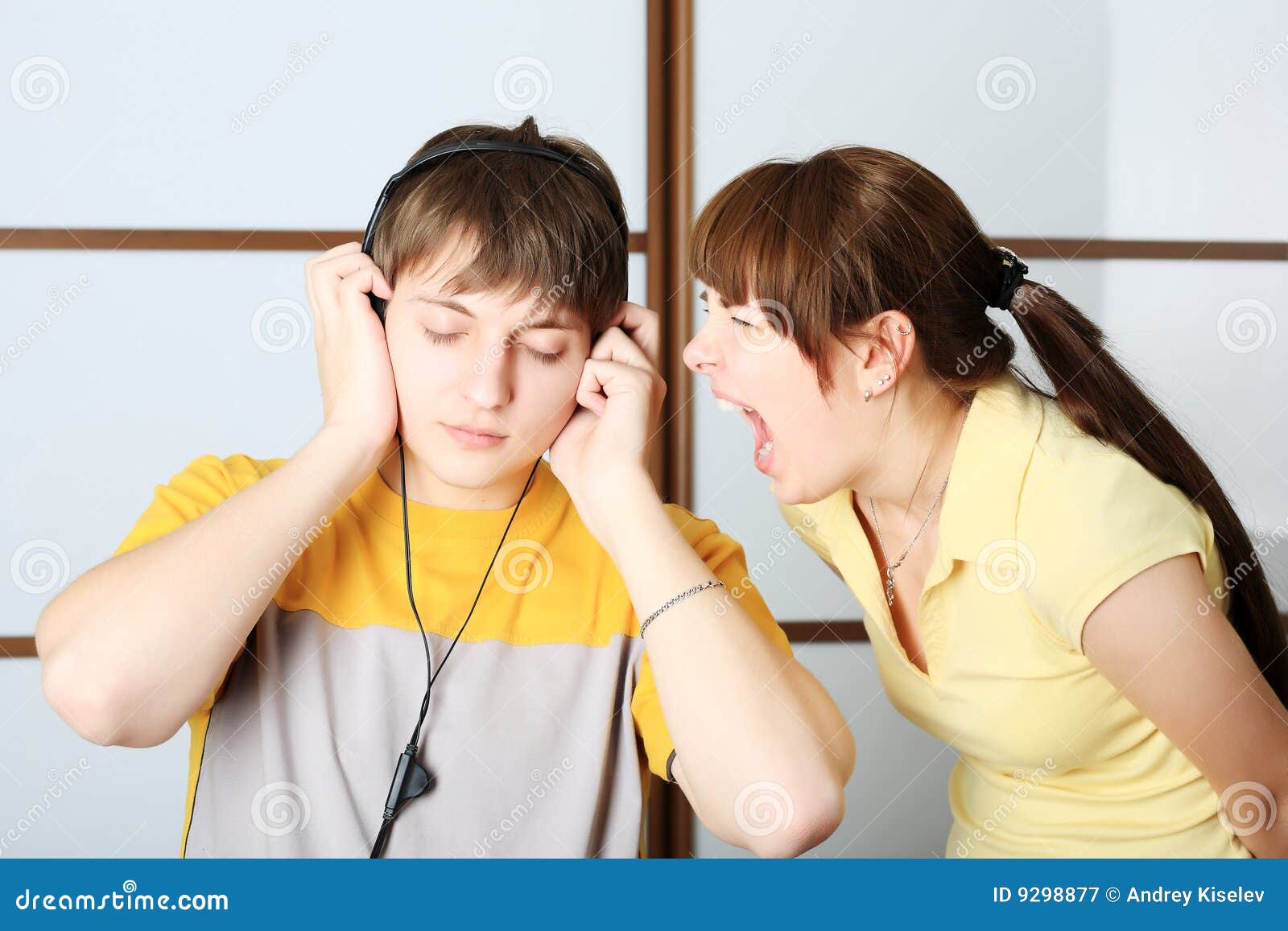 Disagree couple stock image. Image of girl, female, persistence - 9298877