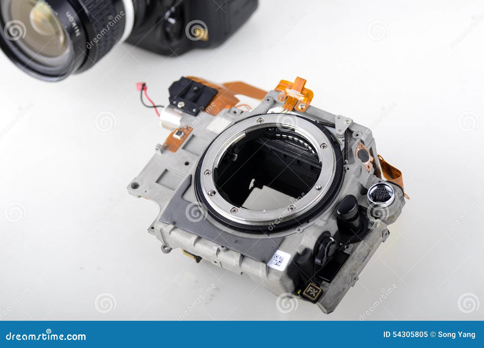 Disassembled dslr camera editorial image. Image of inside - 54305805