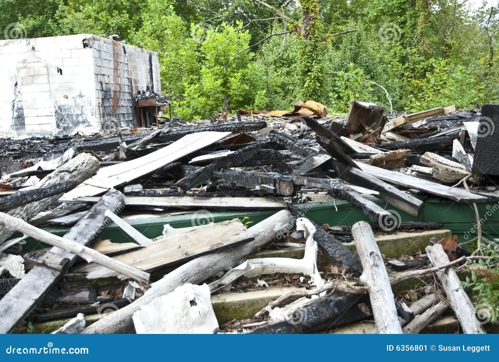 Disaster/Burned Building stock image. Image of logs, burnt - 6356801