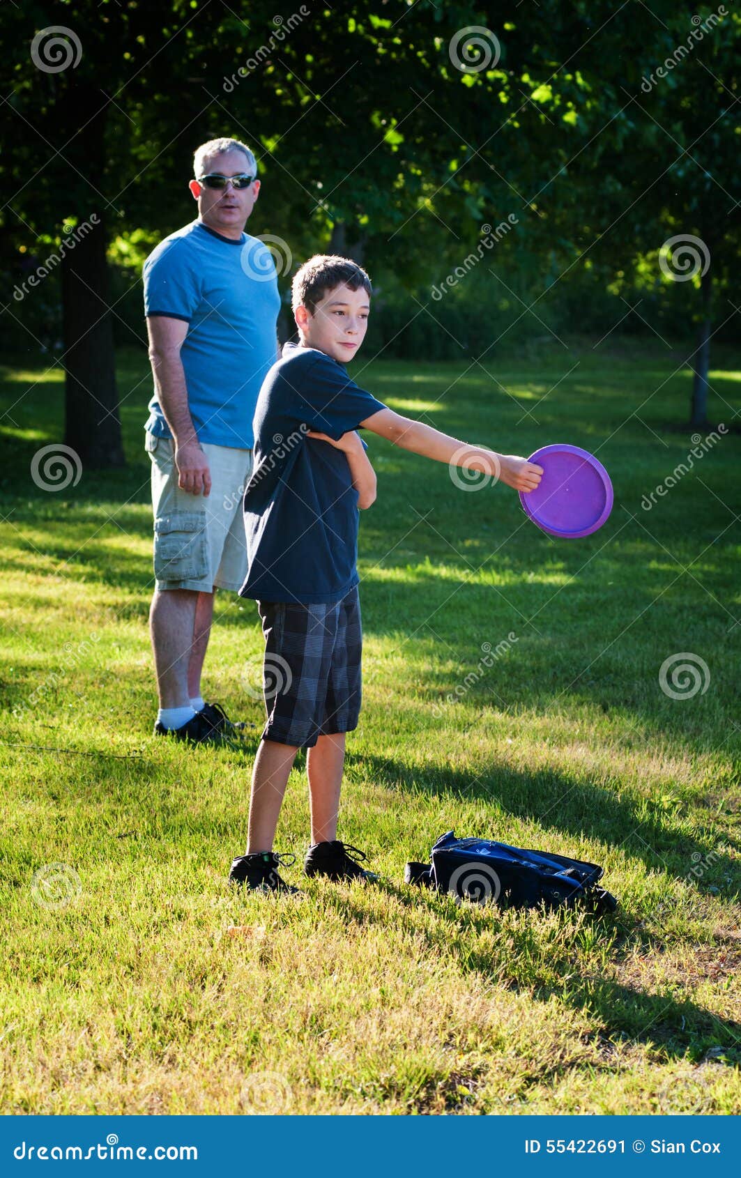 Disc golf stock image. Image of frisbee, together, park - 55422691