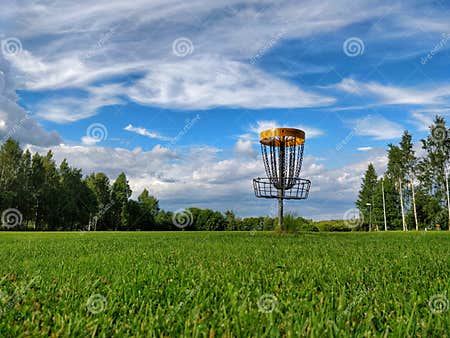 Disc golf editorial stock photo. Image of grass, disc - 95790008