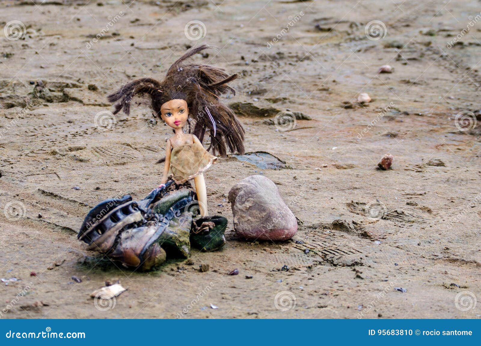 Forgotten childhood editorial image. Image of doll, trash - 95683810