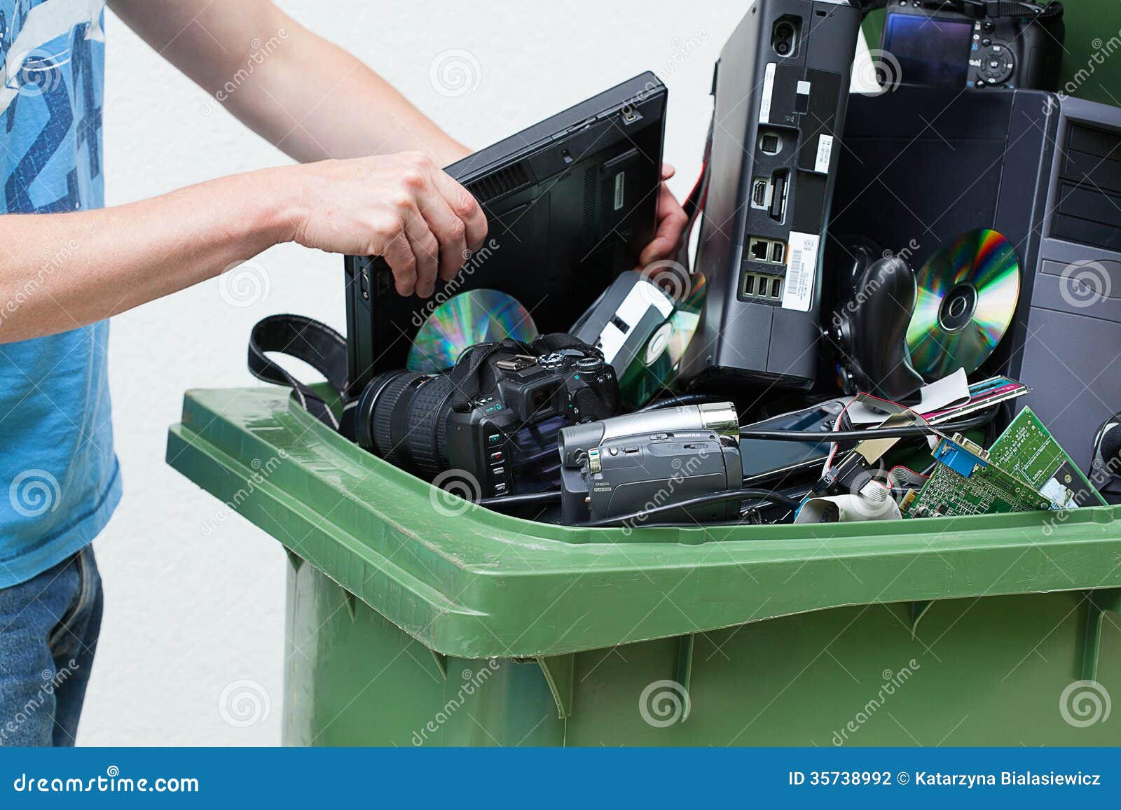 Computer Dustbin Photos - Free & Royalty-Free Stock Photos from Dreamstime