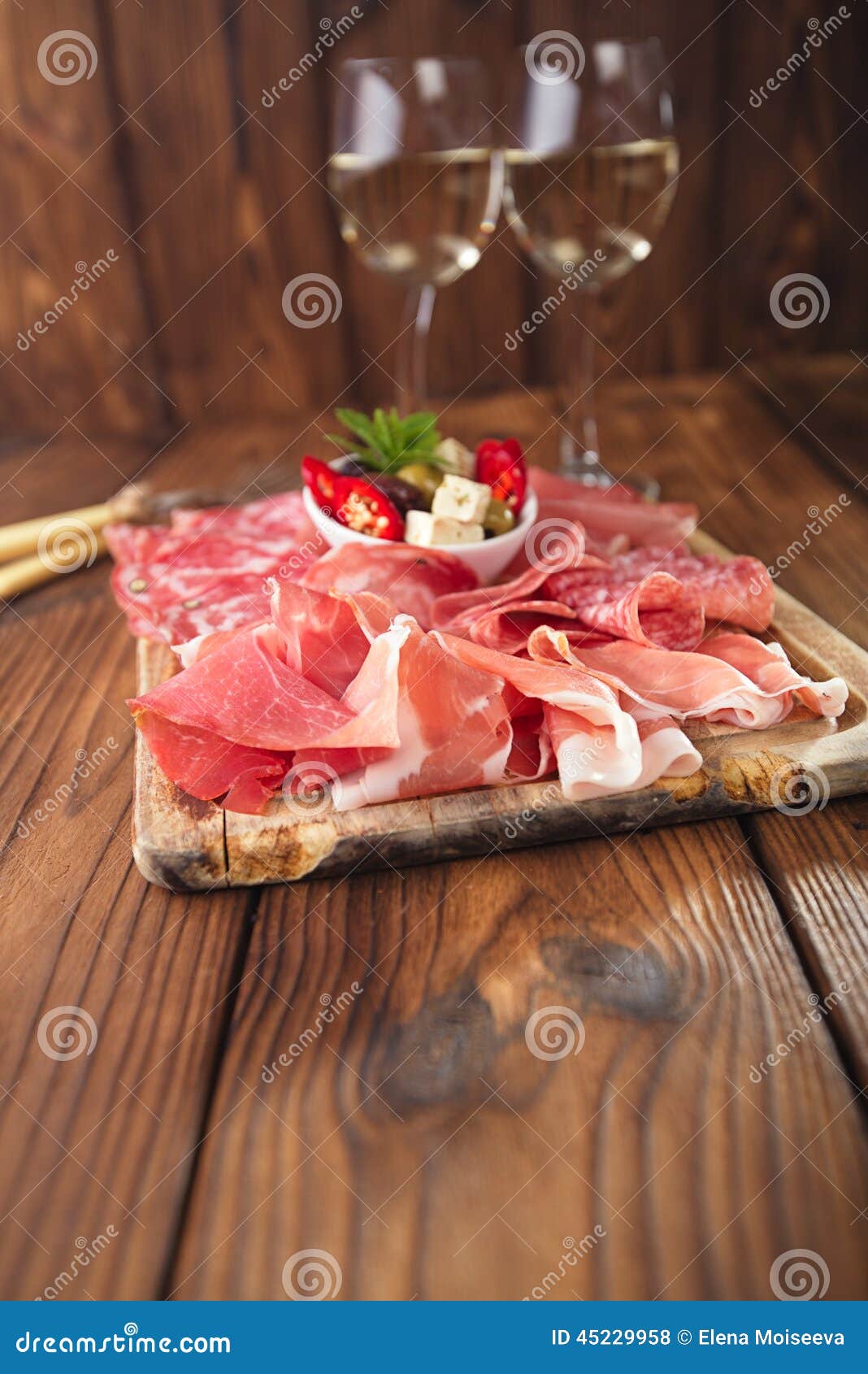 Disco De Los Antipasti De La Carne Curada Foto de archivo - Imagen de ...