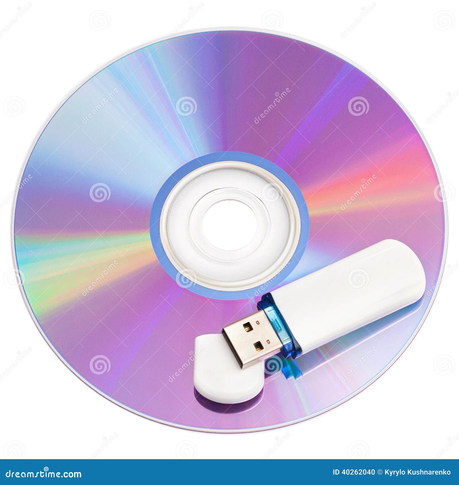 Discos Y Memoria USB Cd En El Fondo Blanco Foto de archivo - Imagen de ...
