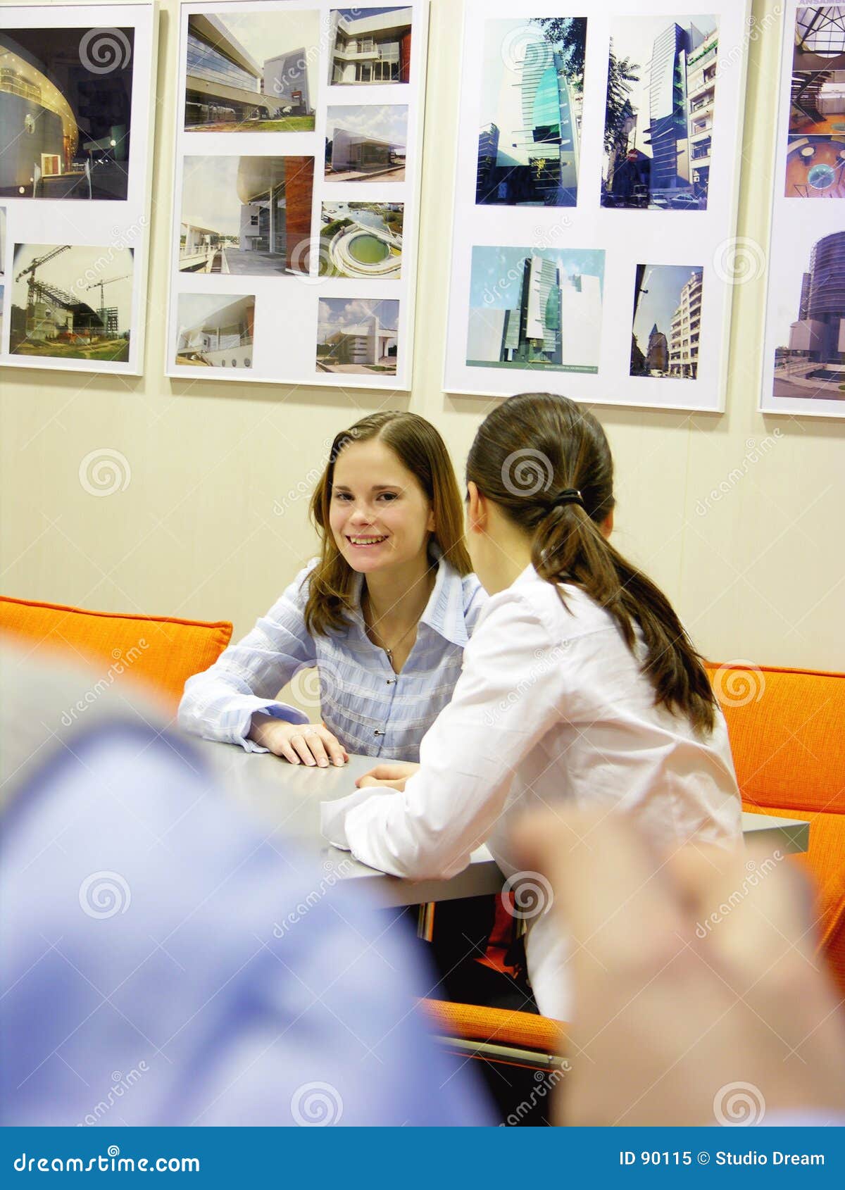 Discussion image stock. Image du entreprise, adultes, téléphone - 90115