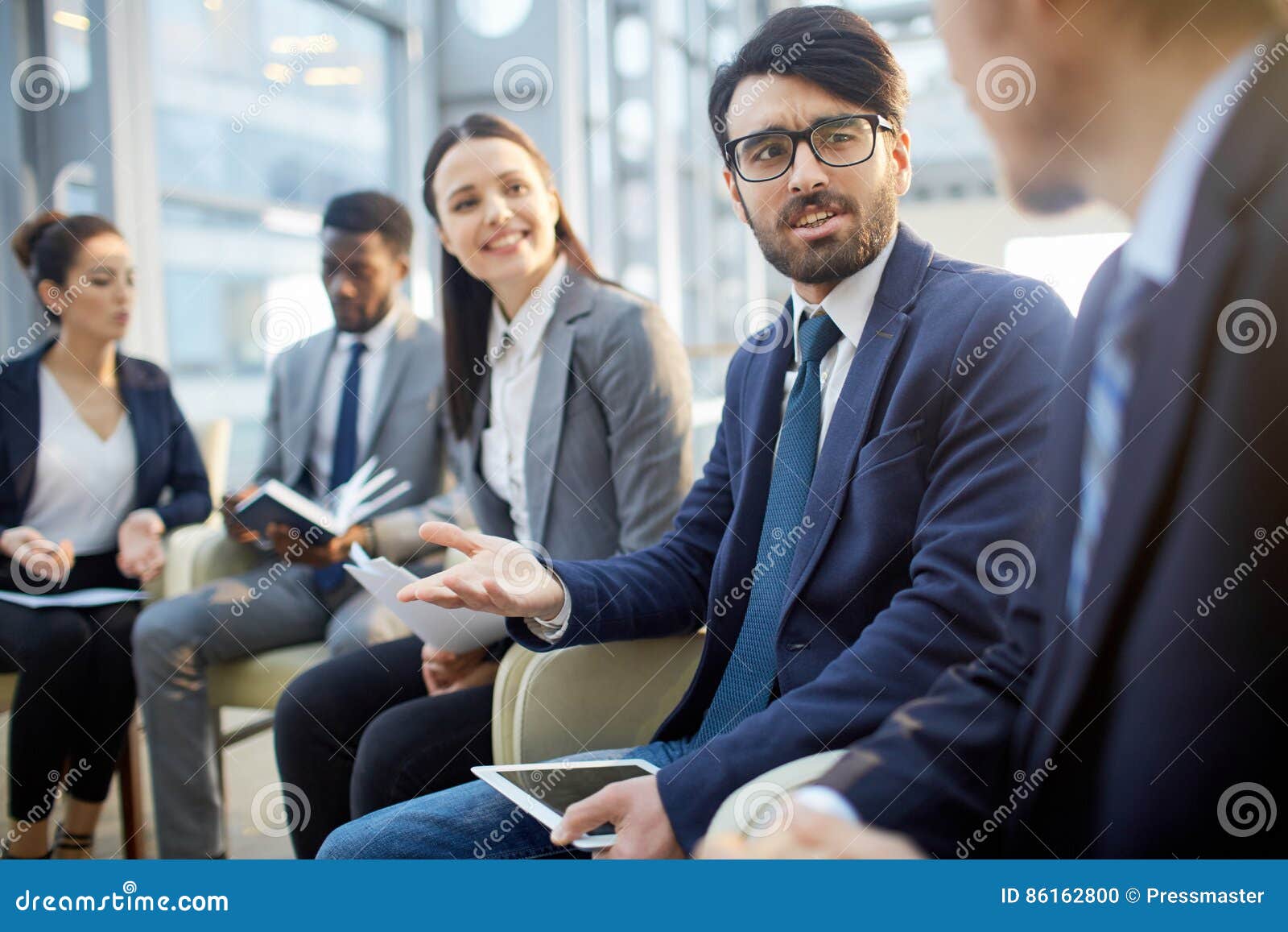 Discussion of colleagues stock photo. Image of traders - 86162800