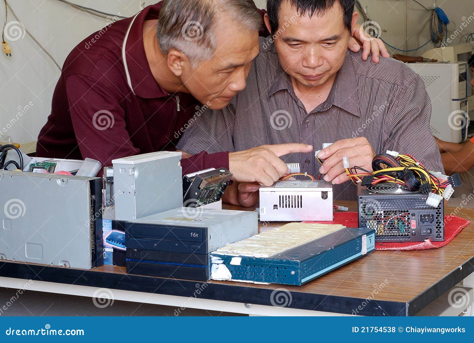 Discussion of Computer Repair Stock Photo - Image of line, repair: 21754538
