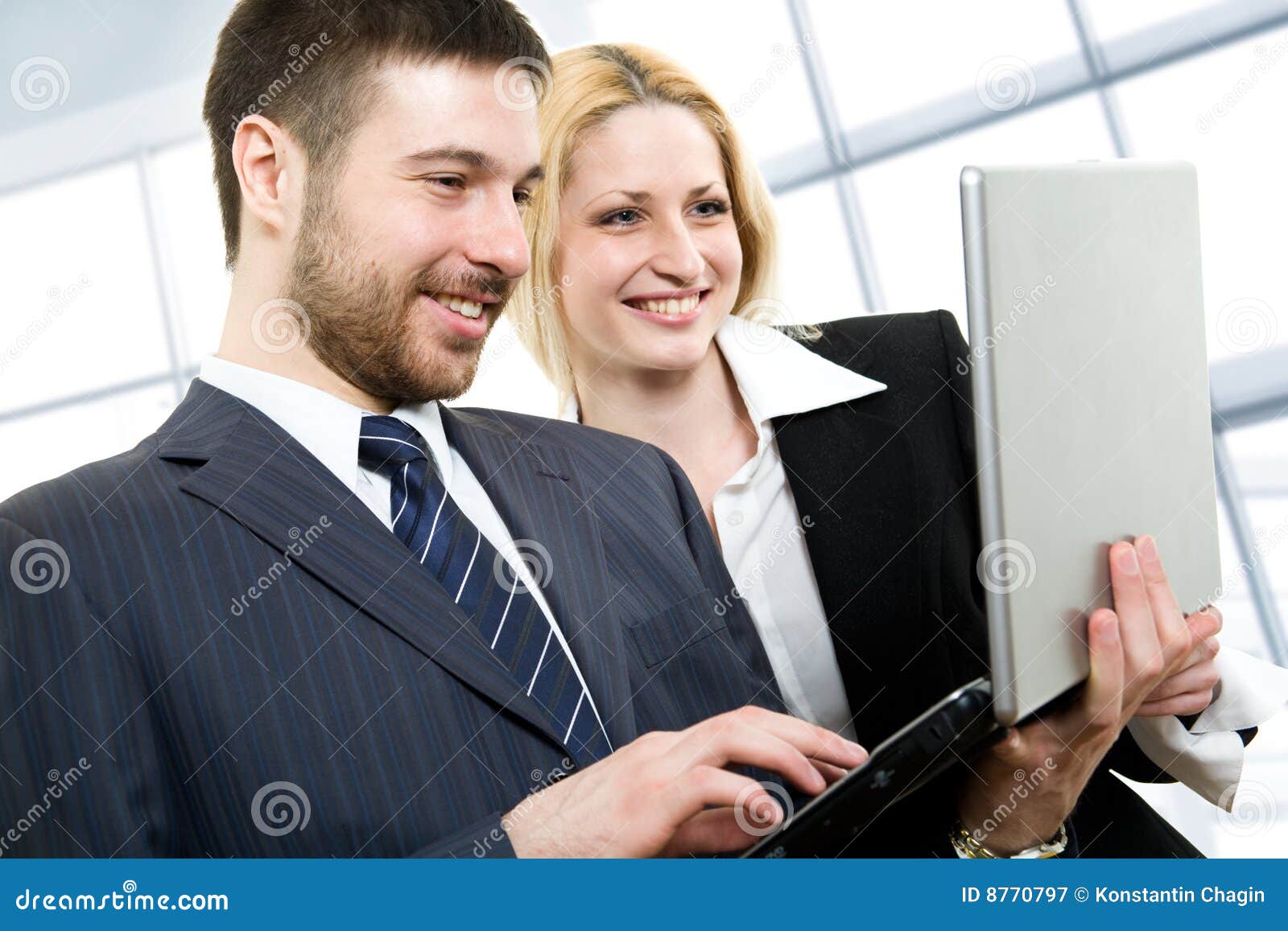 Discussion of the project stock image. Image of female - 8770797