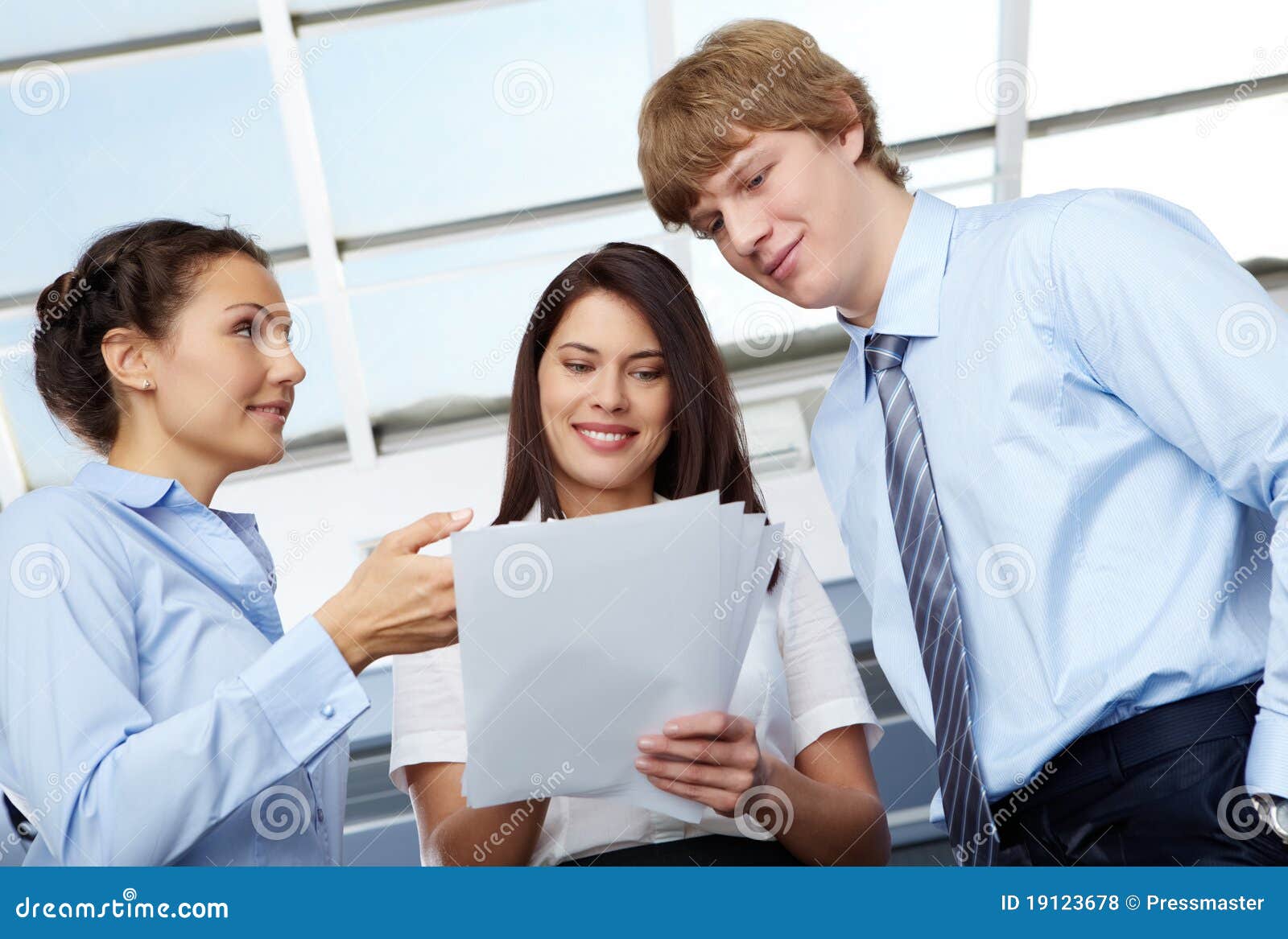 Discussione fotografia stock. Immagine di commercio, imprenditrice ...