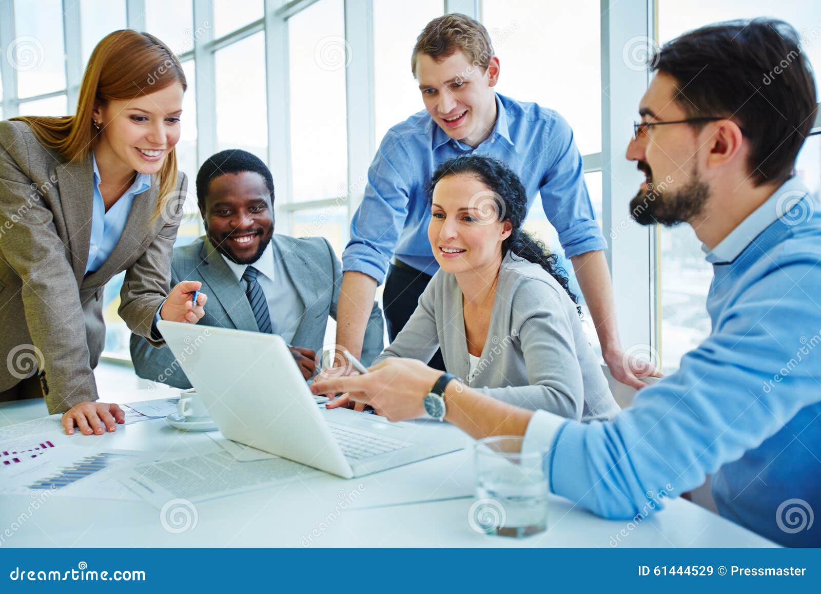 Discussione del progetto immagine stock. Immagine di imprenditore ...