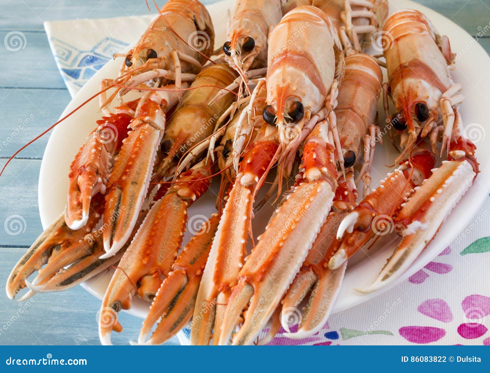 Dish of cooked crawfish stock photo. Image of dish, tweezers - 86083822