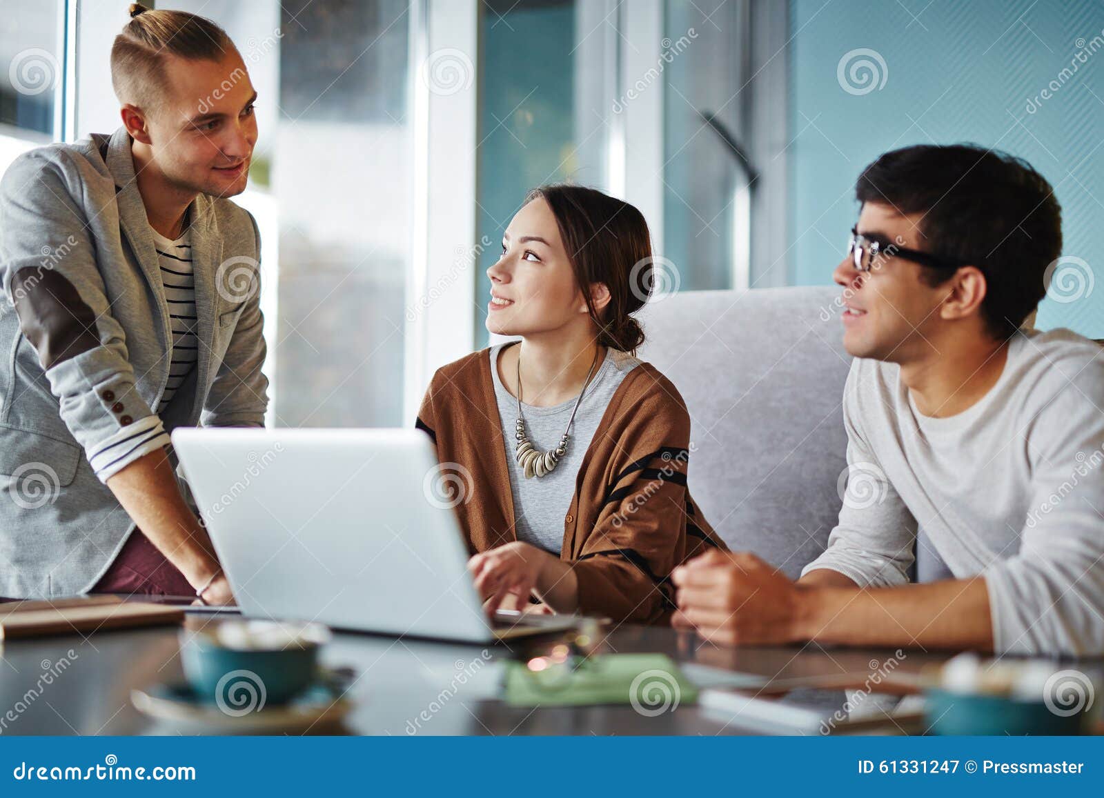 Diskussion stockbild. Bild von konnektivität, jugendlicher - 61331247