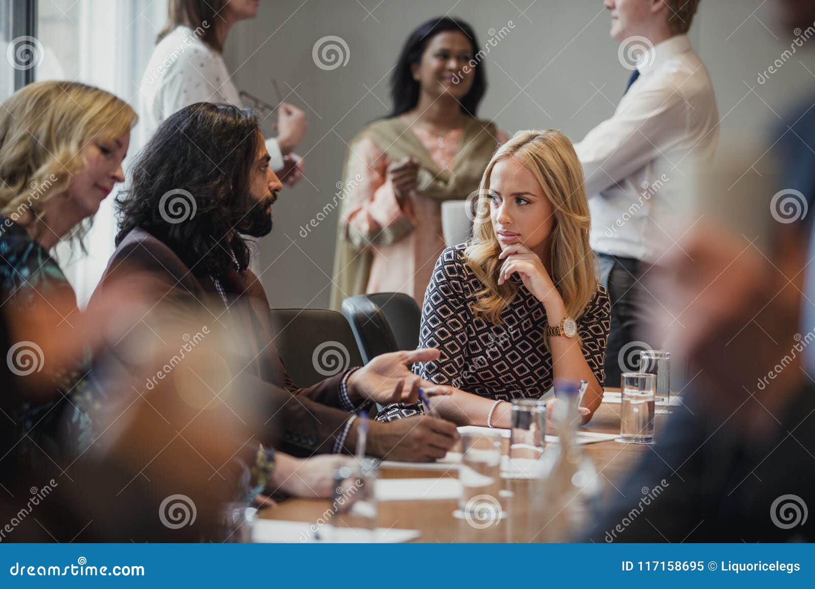 Diskussioner Under Konferensen Fotografering för Bildbyråer - Bild av ...