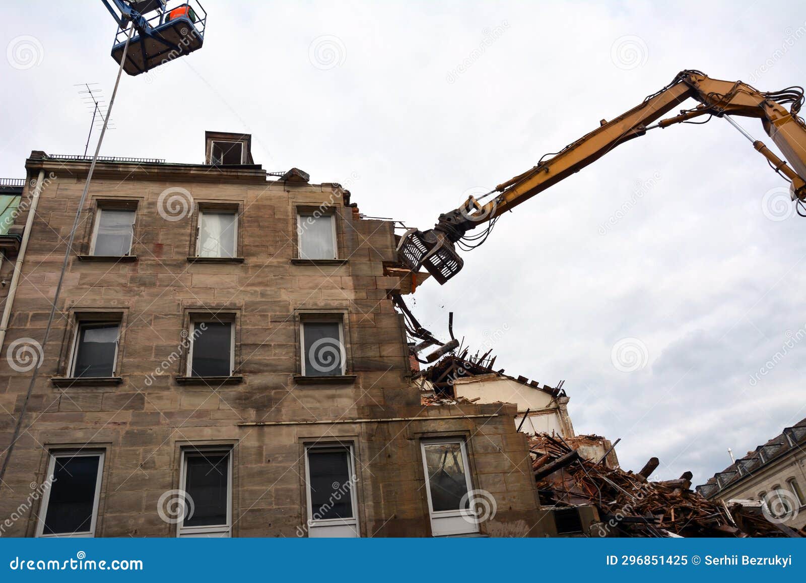 Dismantling and Destruction of an Old Building with the Help of an ...