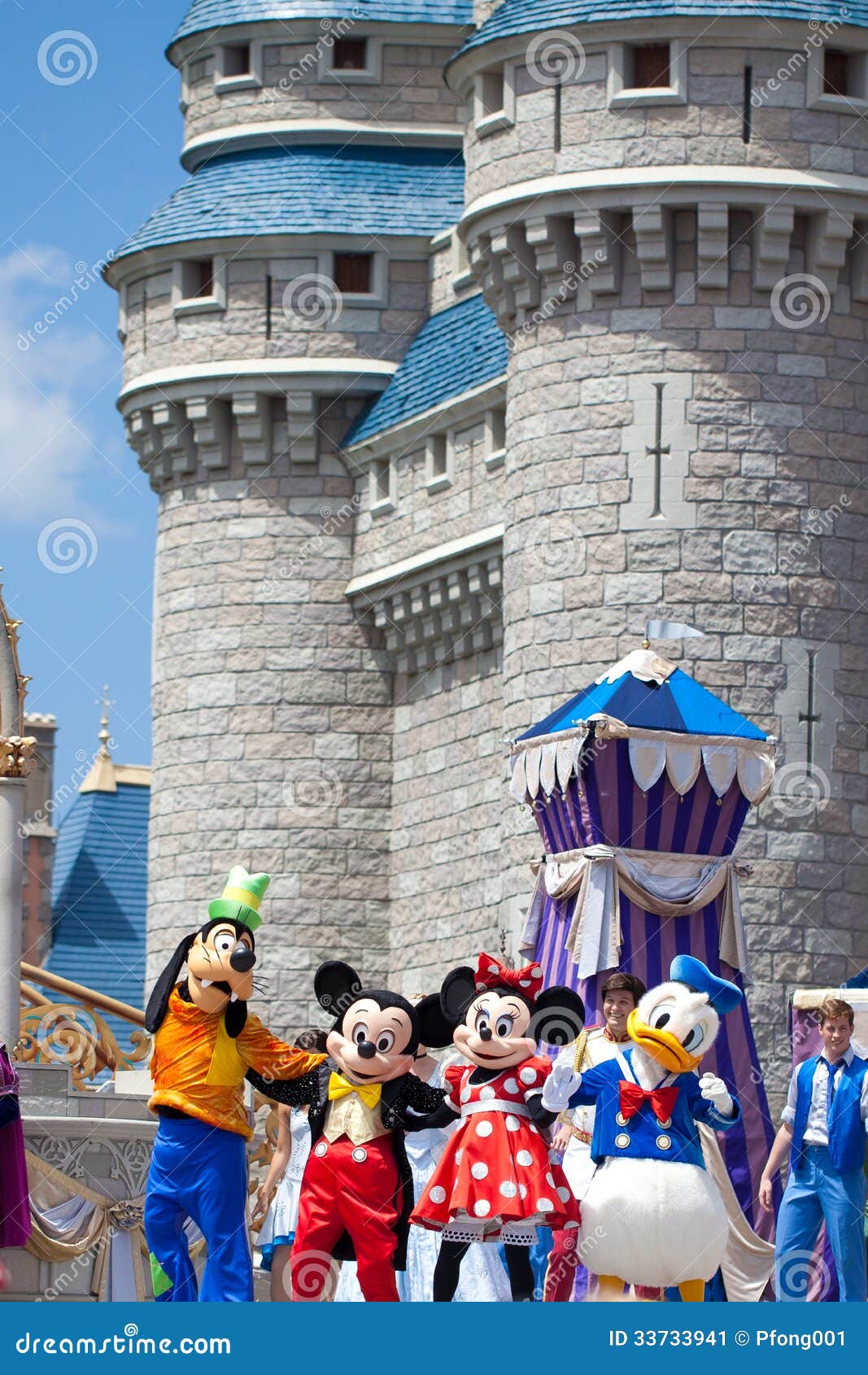 Disney-Figuren redaktionelles foto. Bild von zeichen - 33733941