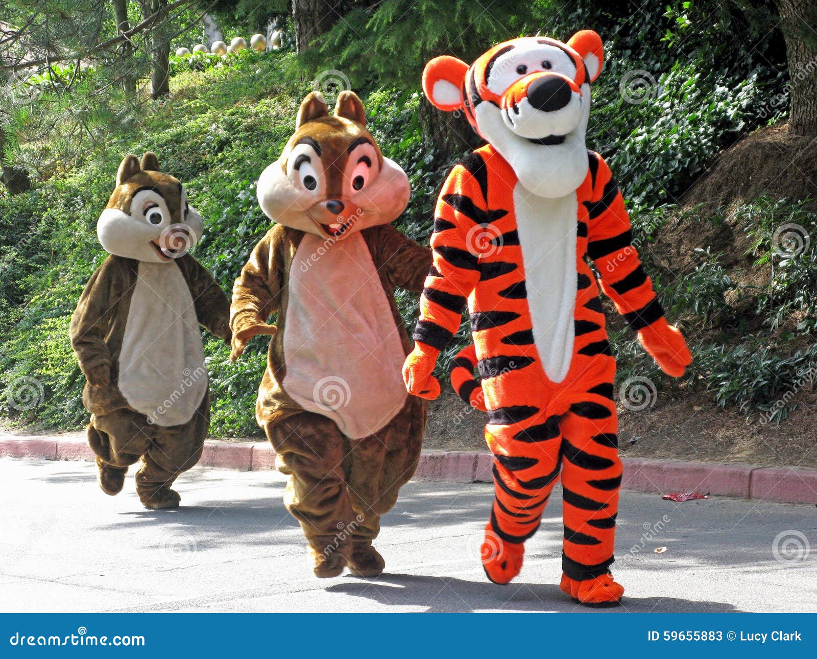 Disney-karakters redactionele stock foto. Image of vermaak - 59655883