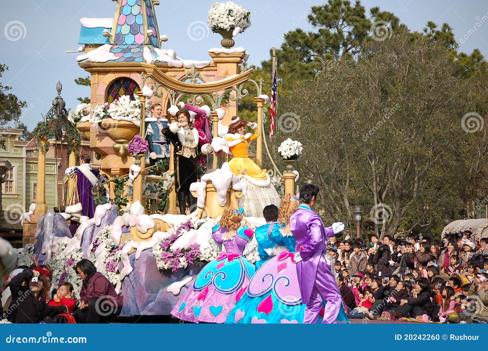 Disney Land Parade editorial image. Image of smile, colorful - 20242260
