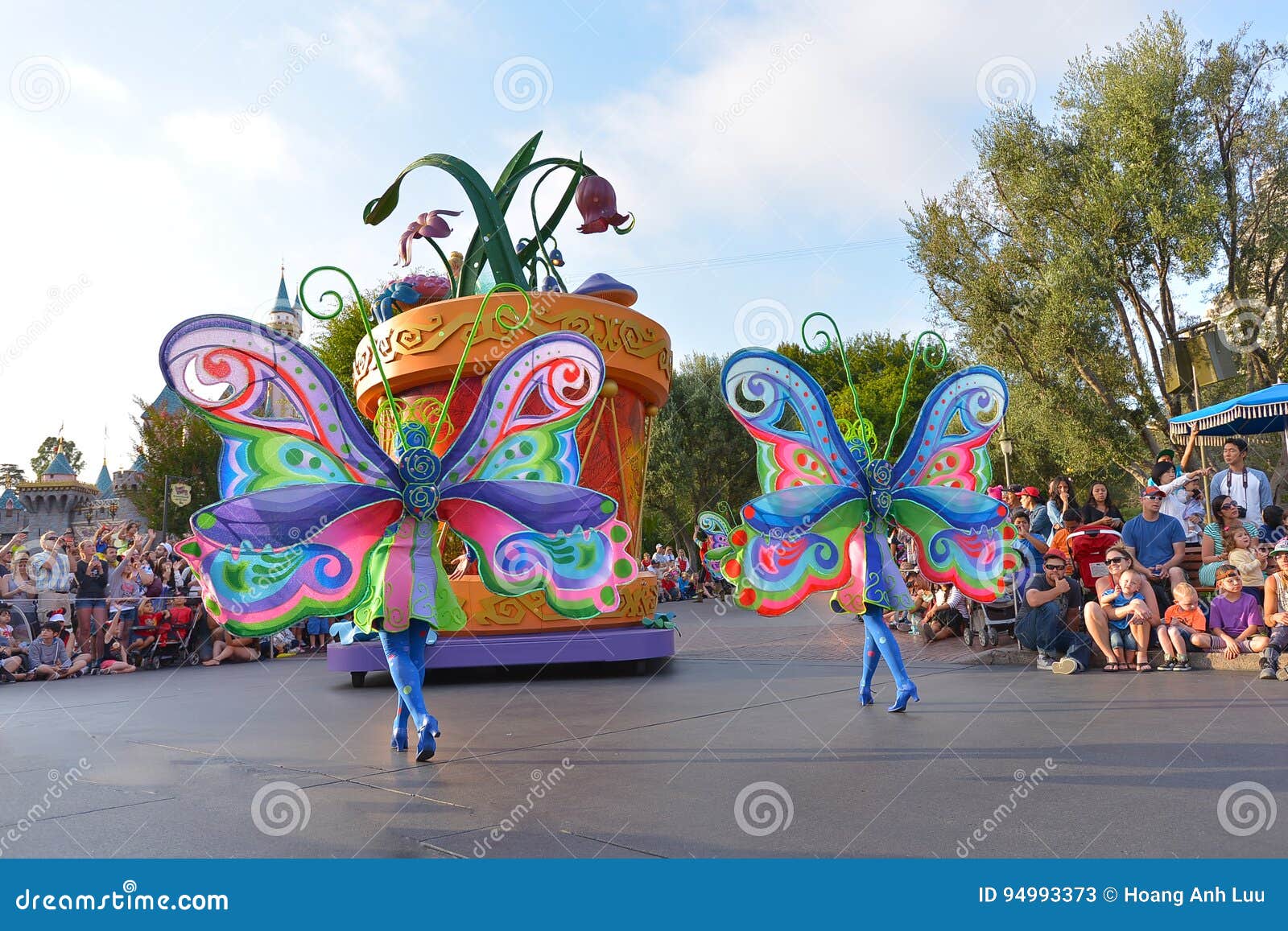 Disney Land Parade editorial stock photo. Image of family - 94993373