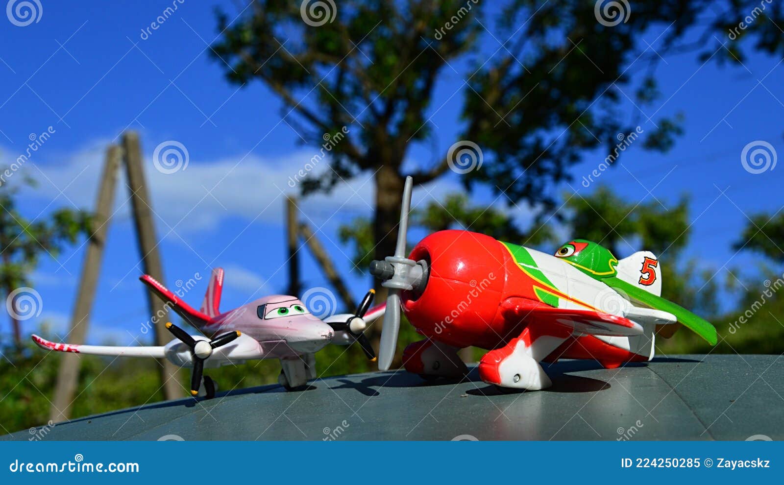 Disney Pixar Metal Toy Airplanes from Movie Planes, El Chupacabra from ... Disney Pixar Metal Toy Airplanes from Movie Planes, El Chupacabra from ...