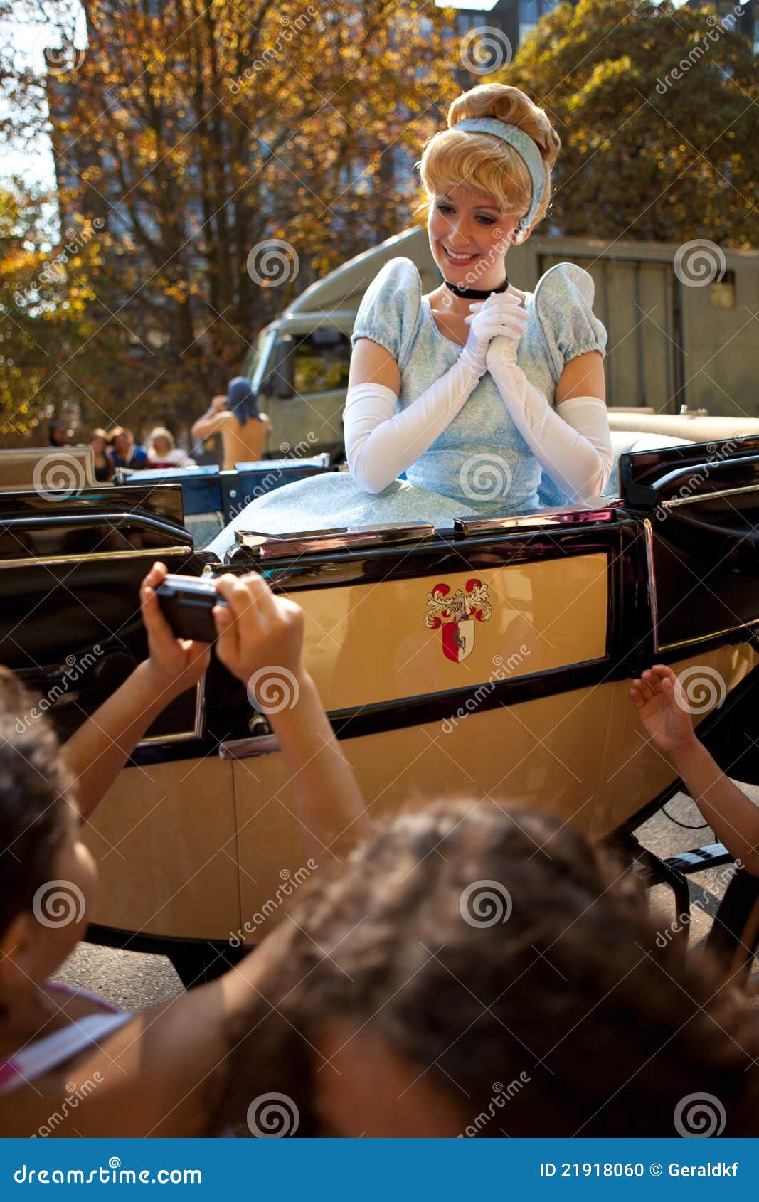 Disney Princess - Cinderella Editorial Image - Image of parade, park ...