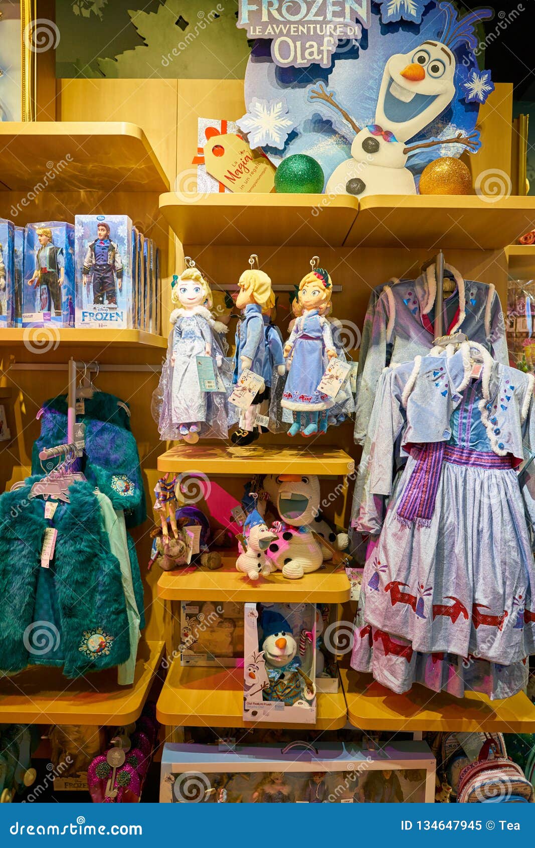 Disney Store editorial image. Image of inside, kids - 134647945