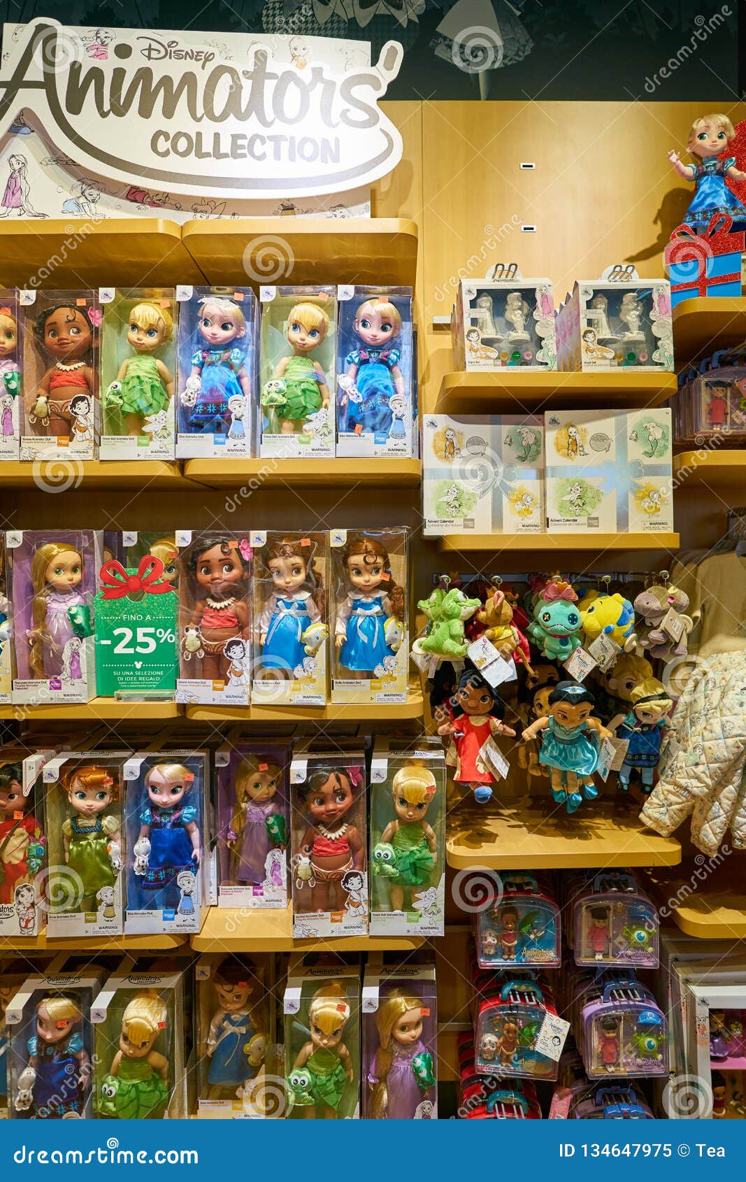 Disney Store editorial image. Image of commercial, shelves - 134647975