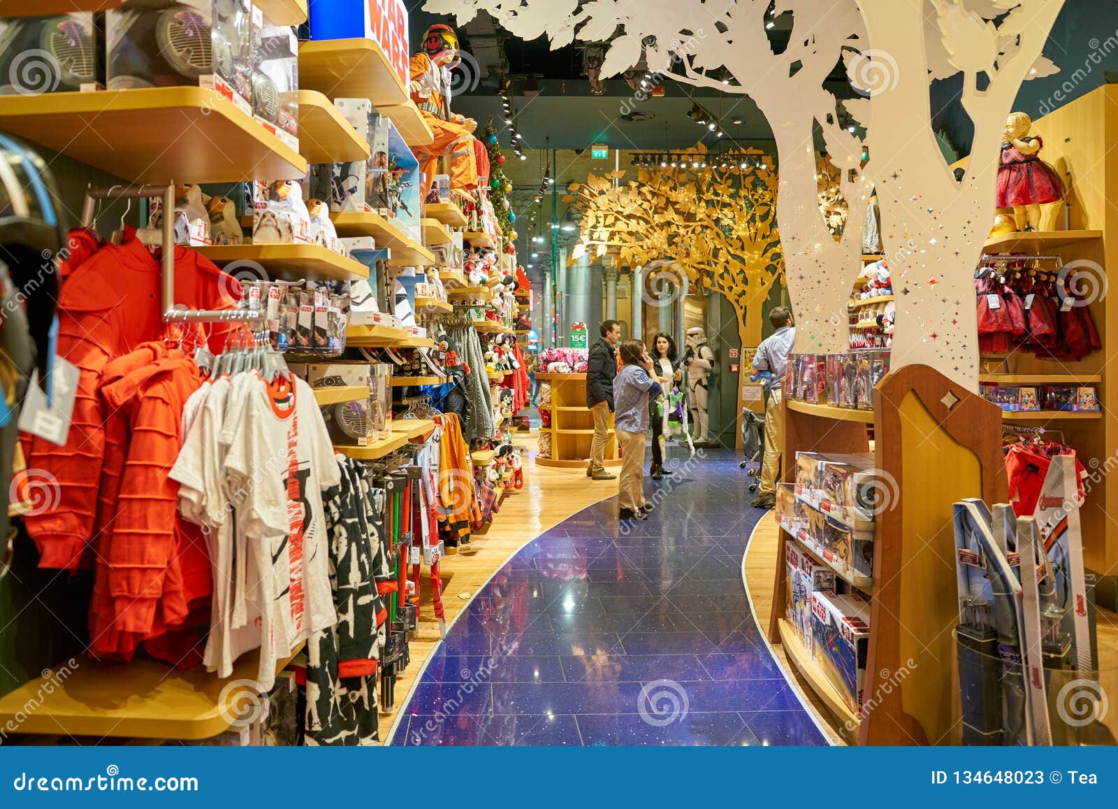 Disney Store editorial stock photo. Image of walt, editorial - 134648023