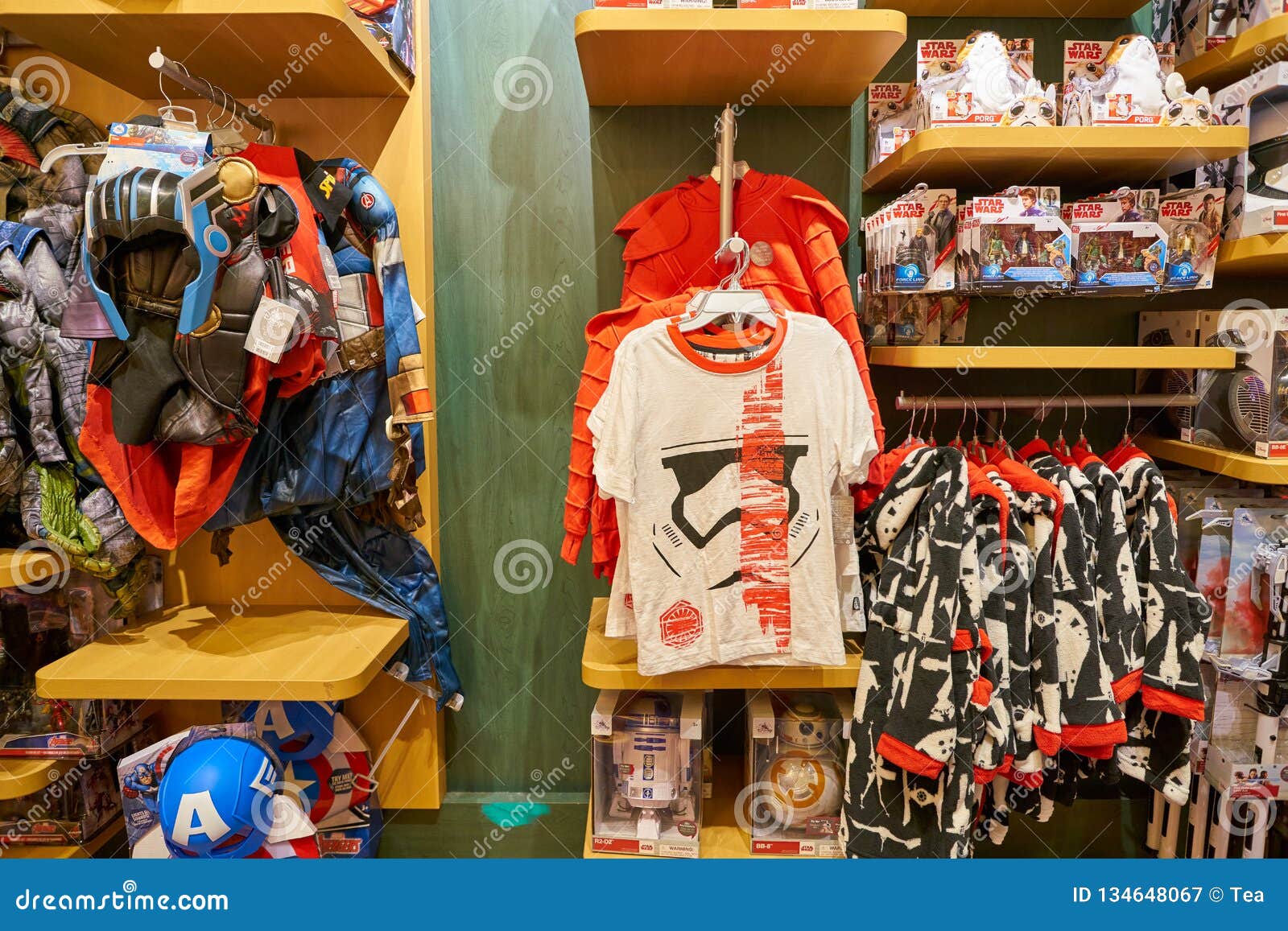 Disney Store editorial photography. Image of mall, retail - 134648067