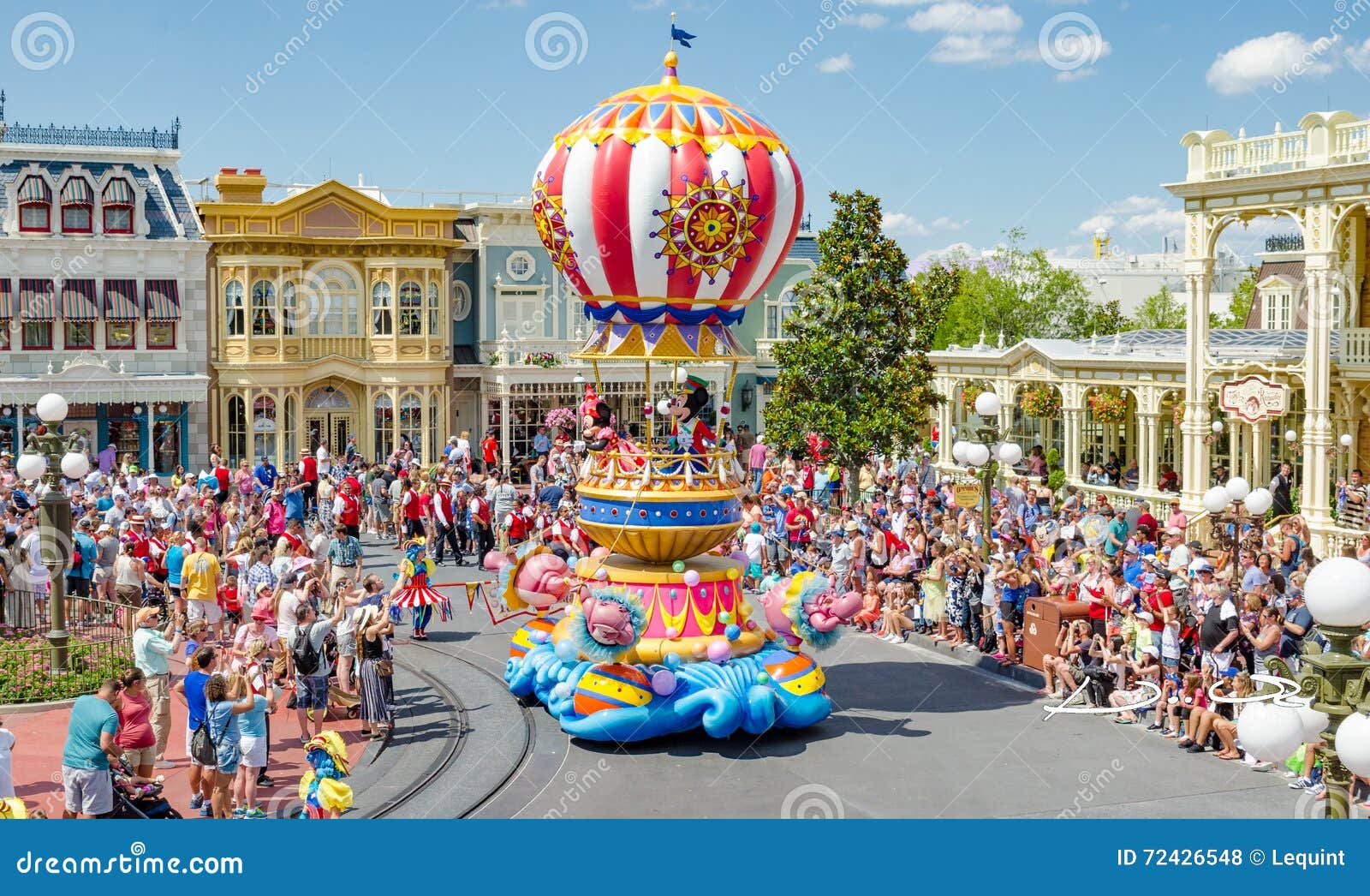 Disney World Magic Kingdom Parade Mickey and Minie Mouse Editorial ...