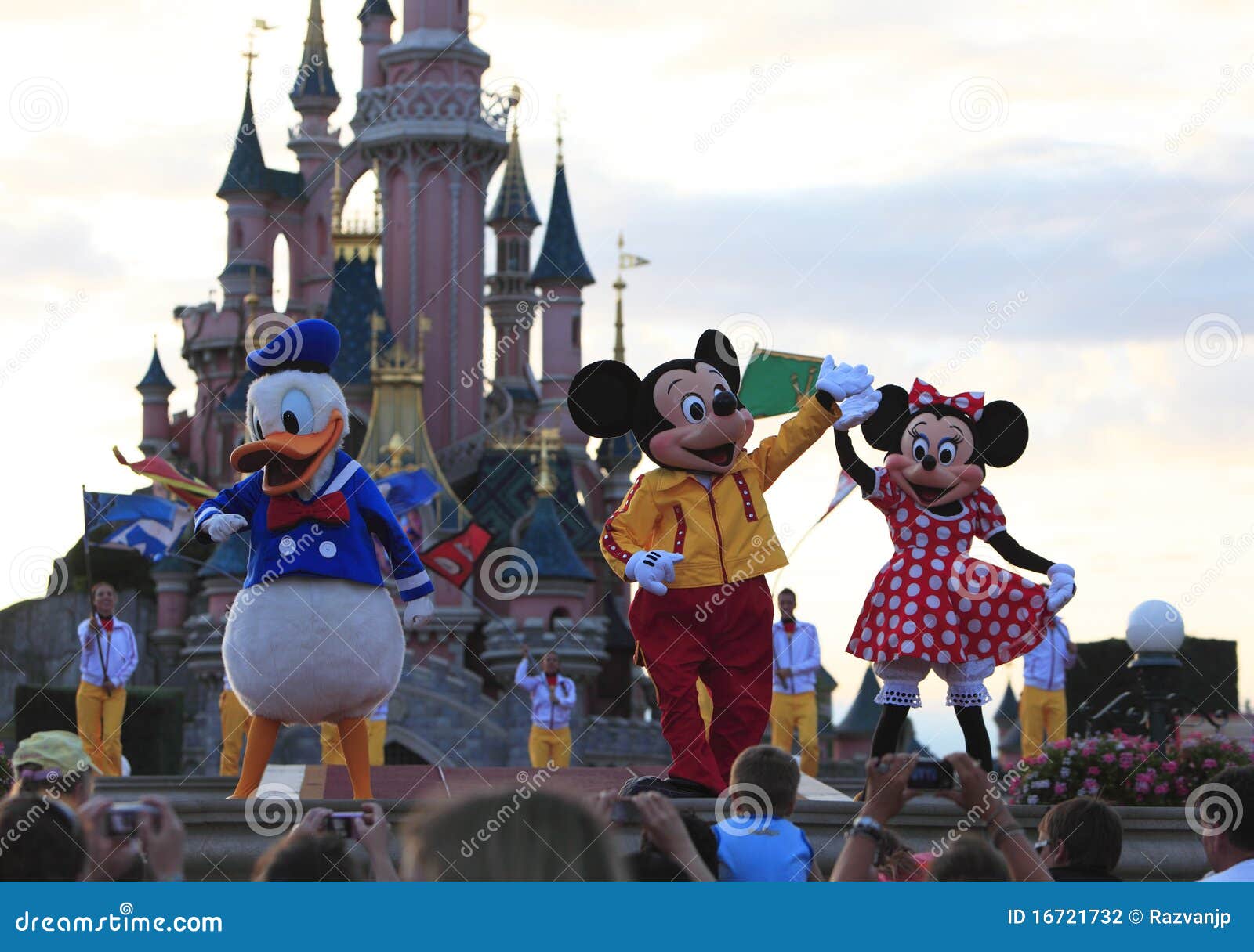 Disney-Zeichen redaktionelles stockfotografie. Bild von zeichen - 16721732