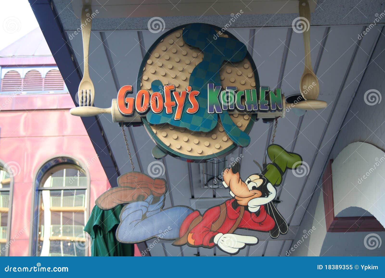 Disneyland Hotel: Goofy S Kitchen Editorial Image - Image of disneyland ...